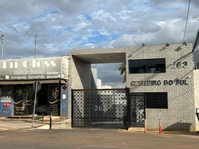 Terreno de 800m² com 2 casas com total de 6 quartos em Vicente Pires