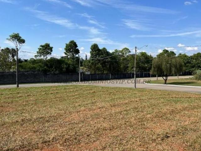 Terreno de 800m² em Condomínio de Alto Padrão em Araçoiaba da Serra SP, no Bairro Araçoiaba da Serra