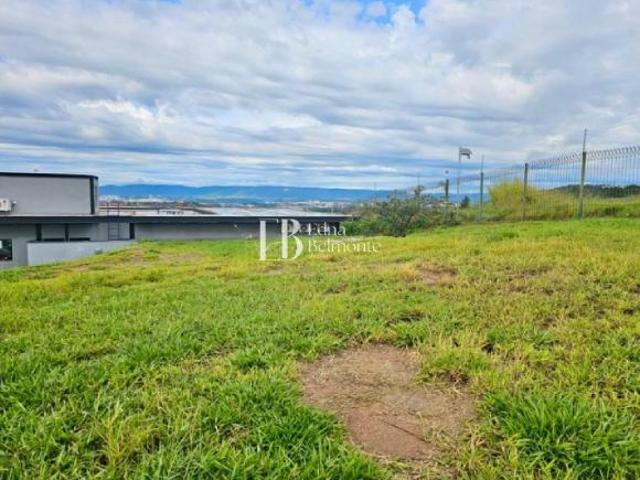 Terreno de 800m² em Condomínio de Luxo na Serra Azul, Itupeva SP: Oportunidade Única!