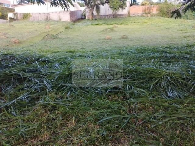 Terreno de 800m² em condomínio de luxo em Vinhedo SP, no bairro Marambaia Oportunidade única!
