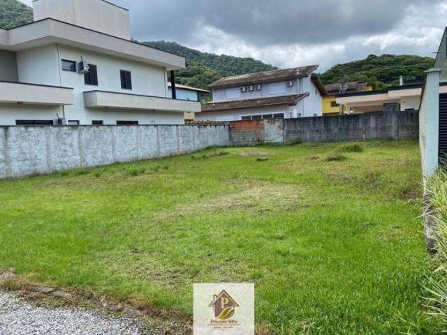 Terreno dentro de condomínio a poucos passos da praia da lagoinha em Ubatuba SP