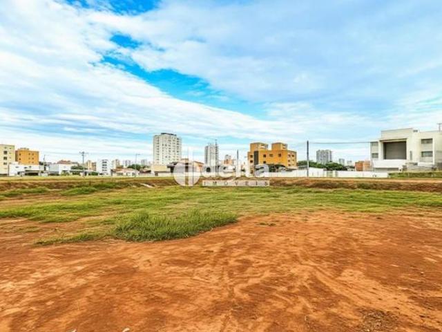 Terreno disponível para Venda 300 m² no bairro Carajas em Uberlândia MG