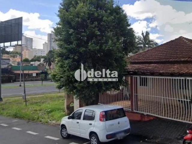 Terreno disponível para venda 300 m² no bairro Saraiva em Uberlândia MG
