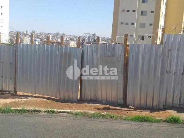 Terreno disponível para venda 375 m² no bairro Fundinho em Uberlândia MG
