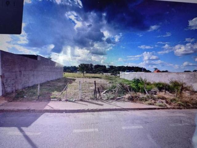 Terreno disponível para venda no bairro Jardim Holanda em Uberlândia MG