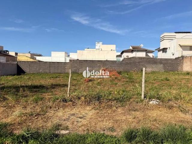 Terreno disponível para venda no bairro Jardim Inconfidência em Uberlândia MG
