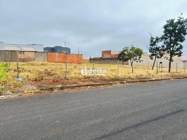 Terreno disponível para venda no bairro Jardim Ipanema em Uberlândia MG