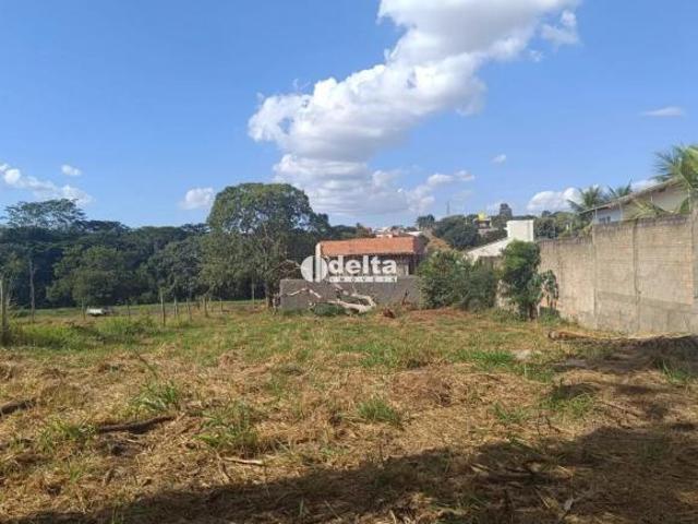 Terreno disponível para venda no bairro Jardim Karaíba em Uberlândia MG