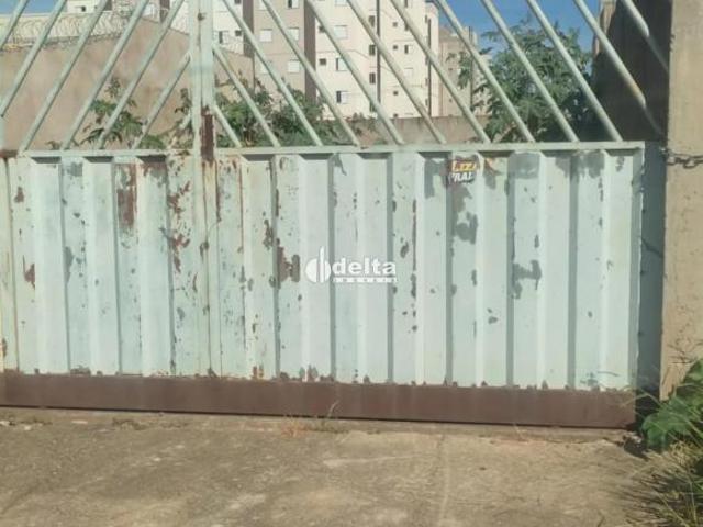 Terreno disponível para venda no bairro Laranjeiras em Uberlândia MG