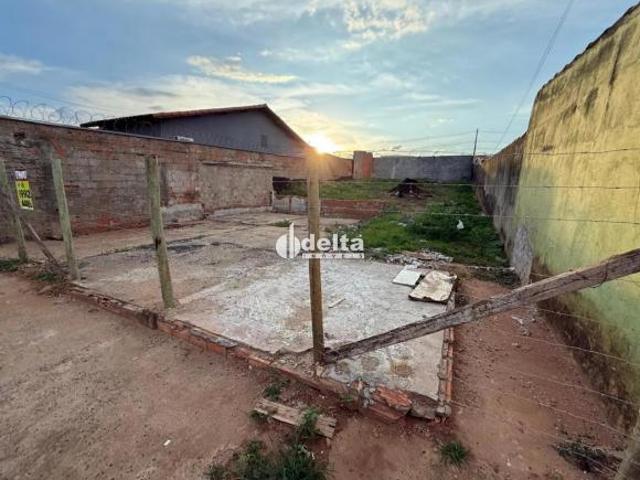 Terreno disponível para venda no bairro Luizote de Freitas em Uberlândia MG