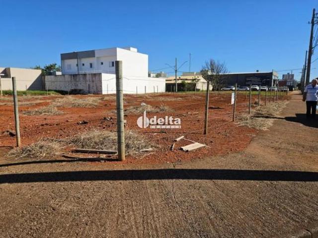 Terreno disponível para venda no bairro Novo Mundo em Uberlândia MG