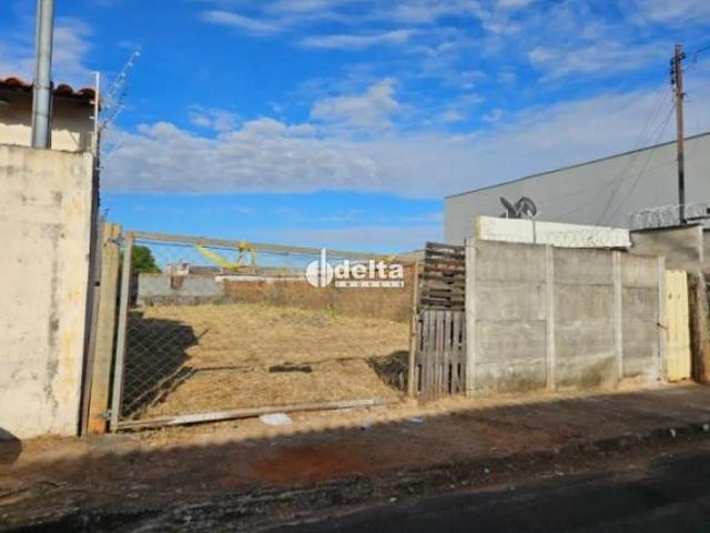 Terreno disponível para venda no bairro Nossa Senhora das Graças em Uberlândia MG