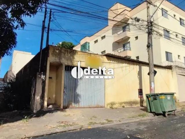 Terreno disponível para venda no bairro Santa Mônica em Uberlândia MG