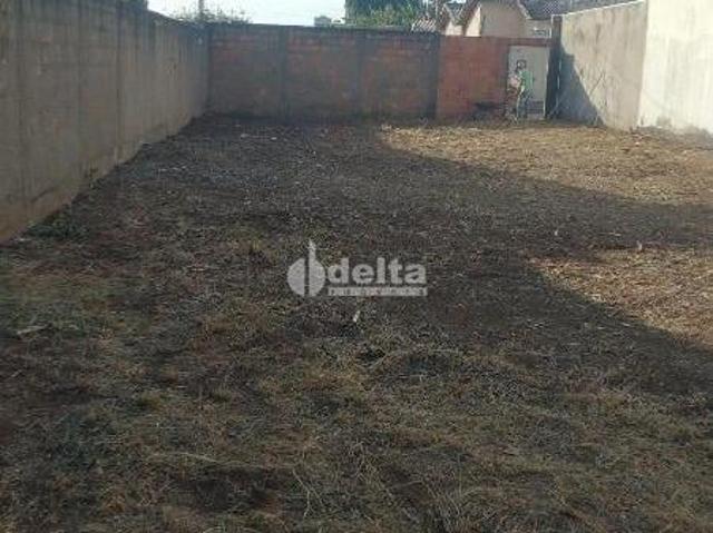 Terreno disponível para venda no bairro Shopping Park em Uberlândia MG