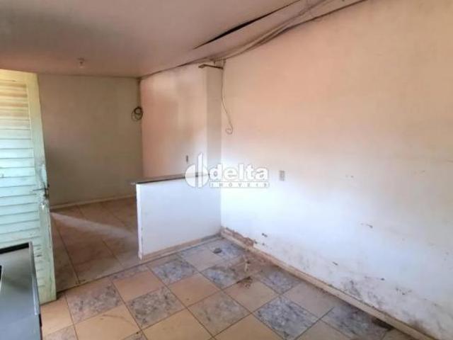 Terreno disponível para venda no bairro Presidente Roosevelt em Uberlândia MG