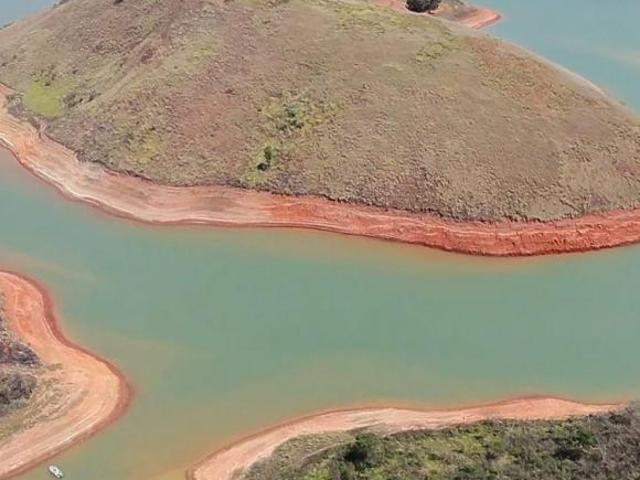 Terreno dos Sonhos em Igaratá – 626m² de Frente para a Represa!