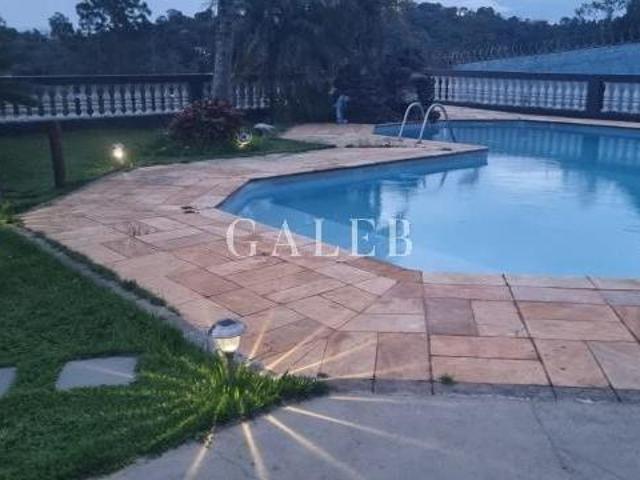 Terreno excelente à venda com 1.000m², já com piscina