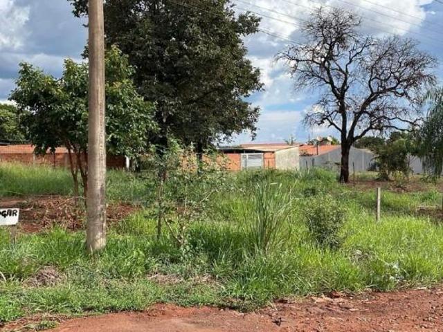 Terreno Excelente para construção de moradia ou para fins comerciais!