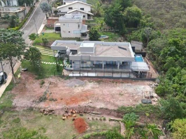 Terreno Exclusivo de 740m² com Vista para a Reserva no Condomínio AMOBB Jardim Botânico
