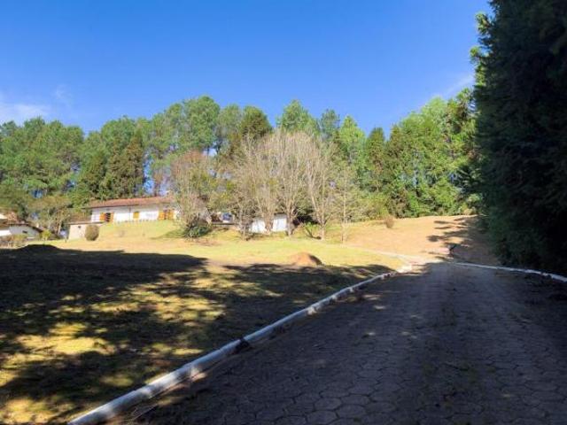 Terreno Exclusivo em Monte Verde com 5.000m² e 3 Casas!