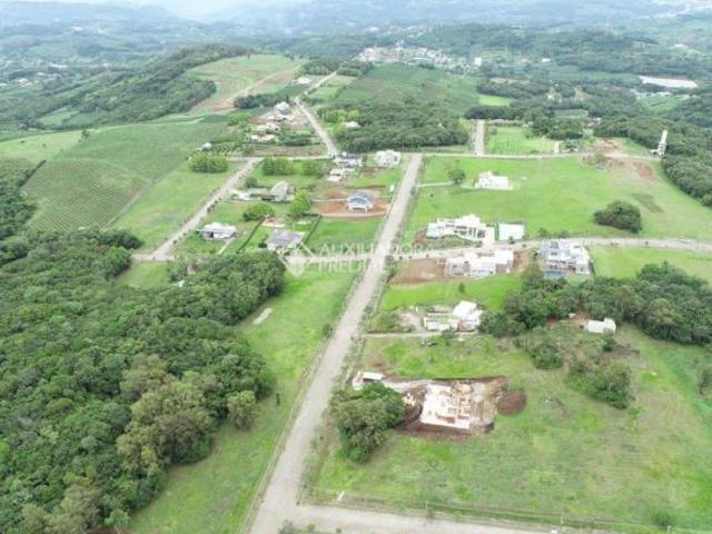 Terreno exclusivo no Vale dos Vinhedos com 2.400 m² em condomínio de alto padrão