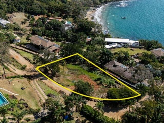 Terreno Exclusivo no Residencial Pacuíba – Vista Deslumbrante para o Mar