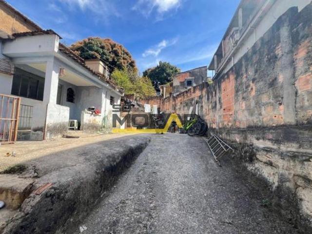 TERRENO EXTENSO COM 3 MORADIAS CONSTRUIDAS