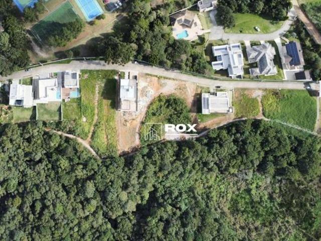 Terreno e, condomínio à venda por R$ 650.000