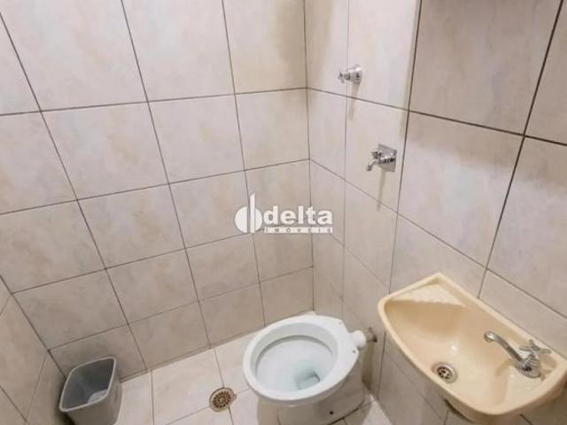 Terreno e Loja disponível para venda no bairro São Jorge em Uberlândia MG