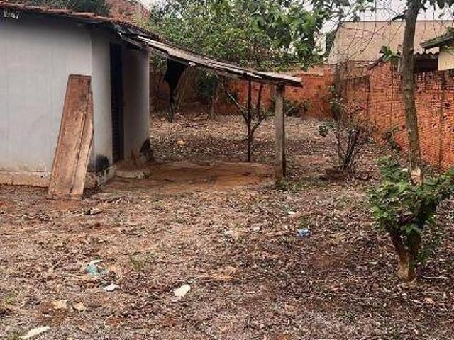 Terreno em Monte Carlo, Araçatuba/SP de 300m² à venda por R$ 140.000,00