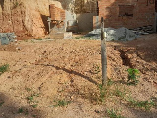 Terreno em Moreiras, Mairinque/SP com construção iniciada