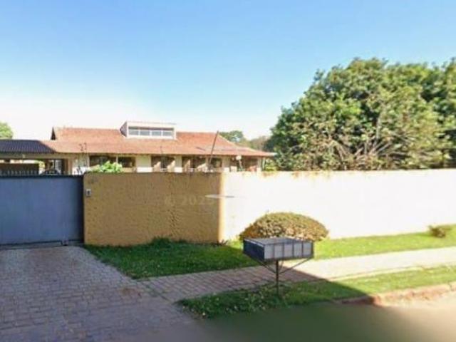 Terreno em Nikko, Londrina/PR de 10m² à venda por R$ 14.000.000,00