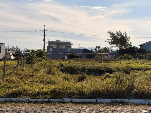 Terreno em Avenida na Praia de Atlântida Sul