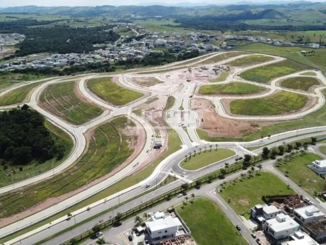 Terreno em aclive no Condominio Terras Alpha Urbanova quadra G1