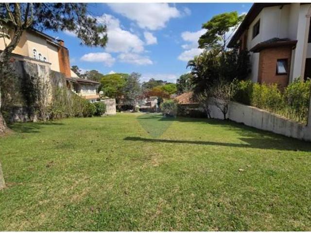 TERRENO EM ALDEIA DA SERRA 476m² CONDOMÍNIO FECHADO