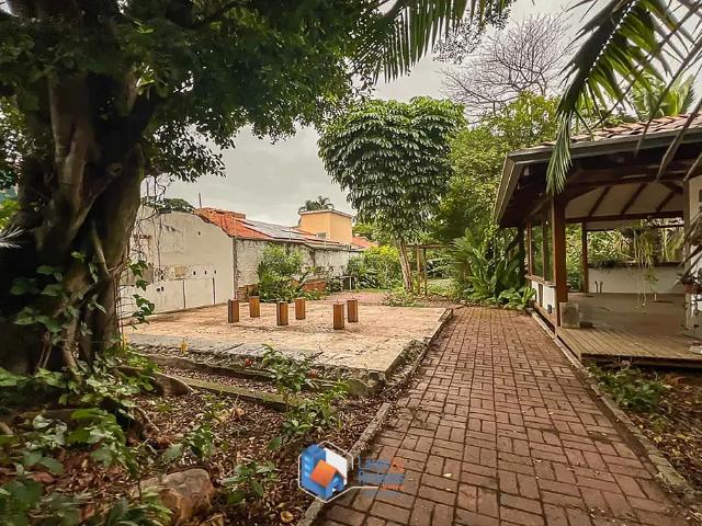 Terreno em Alto de Pinheiros, São Paulo/SP de 788m² à venda por R$ 2.449.900,00