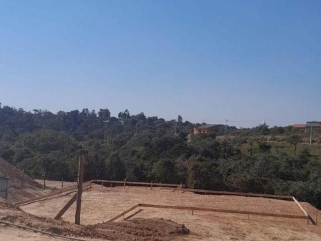 Terreno em Alumínio no Bairro Santa Rita: 1.000m² com Ruas Cascalhadas