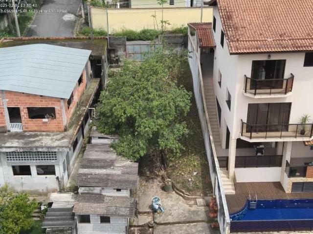 Terreno em área nobre no Embu das Artes!