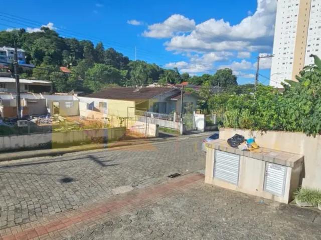 Terreno em área plana, localizado no Bairro Escola Agrícola, transversal da Rua Benjamim Constante