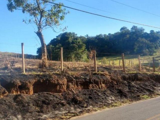 Terreno em Arujá direto no asfalto