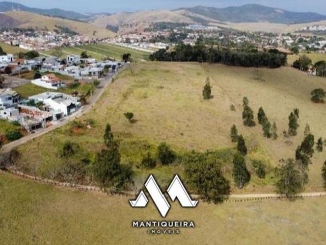 Terreno em bairro tranquilo em Piracaia SP