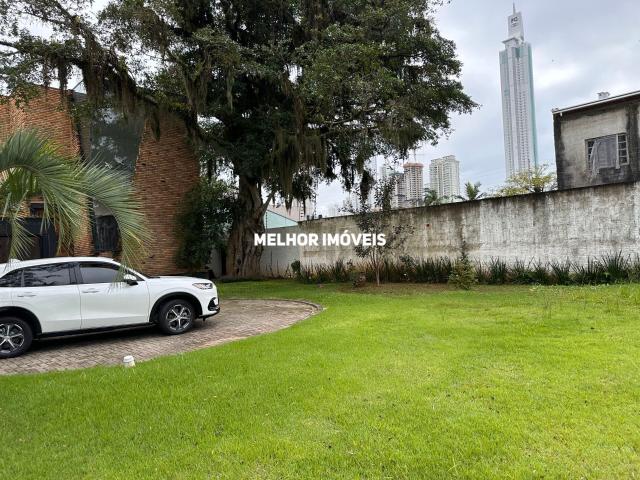 Terreno em Barra, Balneário Camboriú/SC de 303m² à venda por R$ 1.849.900,00