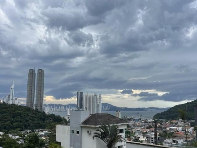 Terreno em Barra, Balneário Camboriú/SC de 480m² à venda por R$ 2.799.900,00