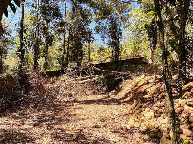 Terreno em boiçucanga em meio a natureza com 790m²
