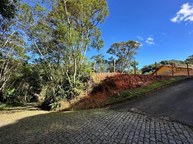 Terreno em Carlos Guinle, Teresópolis/RJ de 890m² à venda por R$ 449.900,00