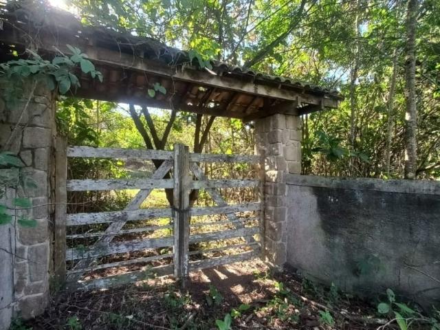 Terreno em Caxito, Maricá/RJ de 7707m² à venda por R$ 379.000,00