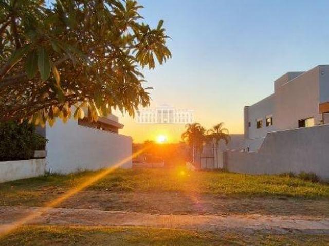 Terreno em Centro, Araçatuba/SP de 400m² à venda por R$ 330.000,00