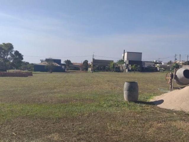 Terreno em Centro, Araçatuba/SP de 525m² à venda por R$ 179.000,00