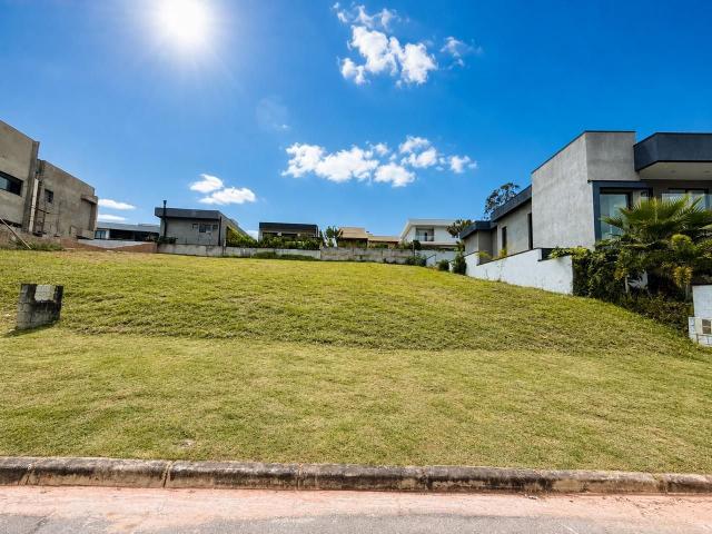 Terreno em Centro, Embu das Artes/SP de 0m² à venda por R$ 949.000,00