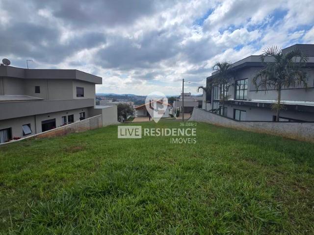 Terreno em Centro, Itatiba/SP de 597m² à venda por R$ 477.900,00